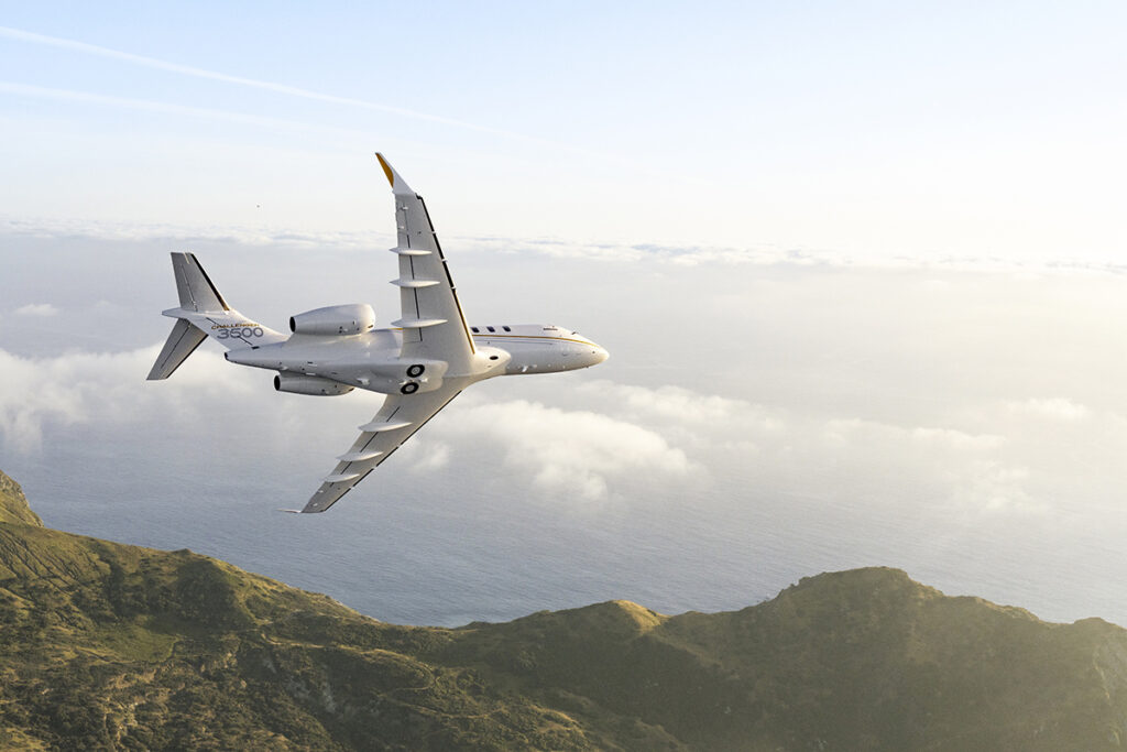 Bombardier Challenger 3500 Business Jet Makes European Debut at EBACE ...