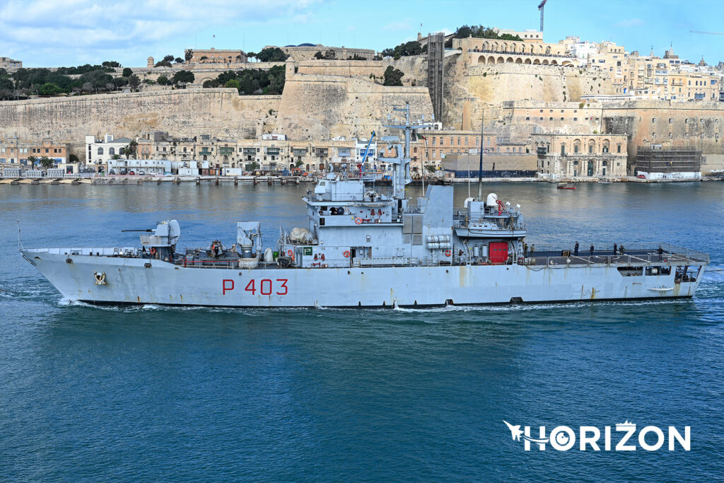 Italian Navy Nave Spica (P403) — Horizon